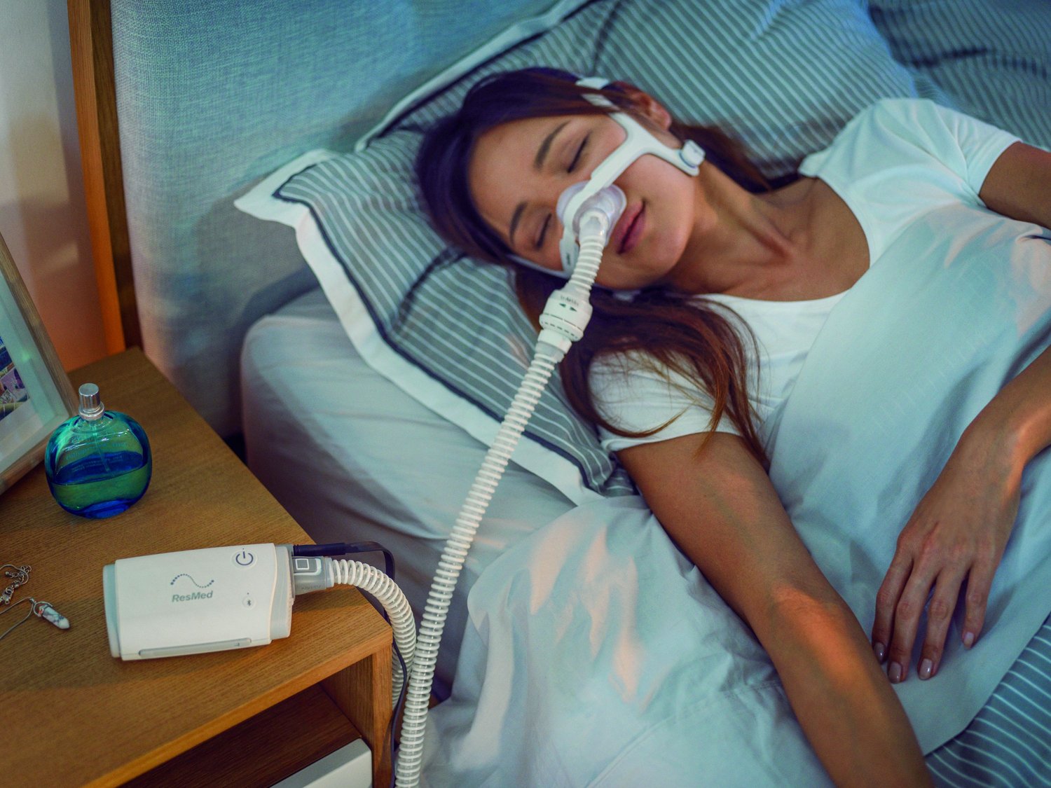 Symptoms of Sleep Apnea | ResMed SG